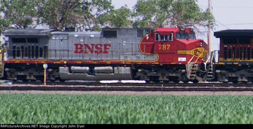 BNSF 787